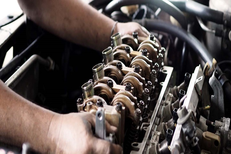 Araba Motoru Neden Vuruntu Yapar? - Güncel Oku