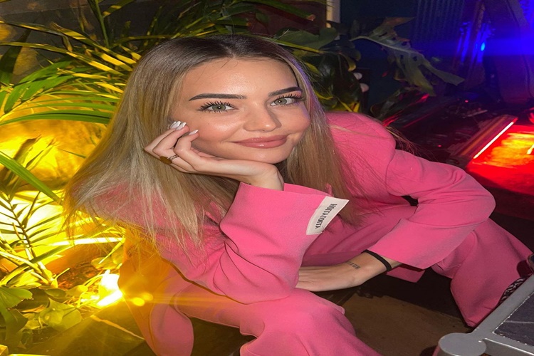 Aycan Yanaç Burnu Estetik Mi? - Güncel Oku