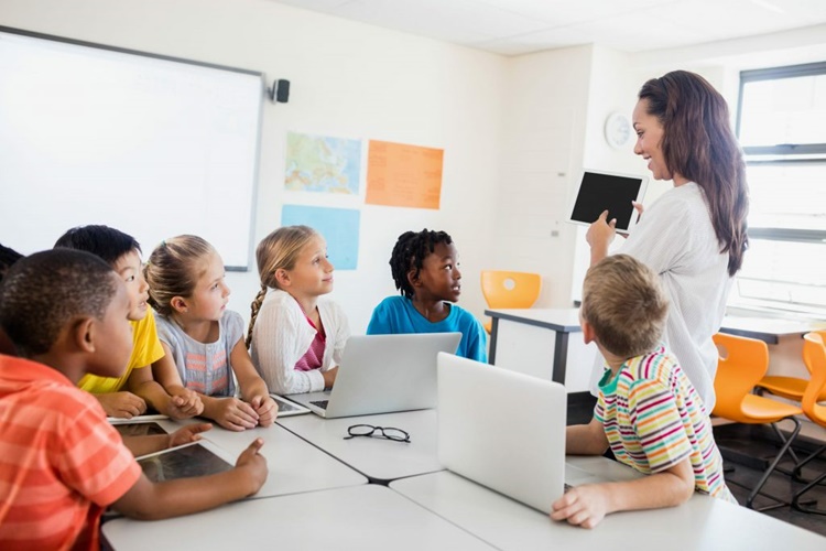 Bir Öğretmen Adayı Kendini Nasıl Geliştirebilir? - Güncel Oku