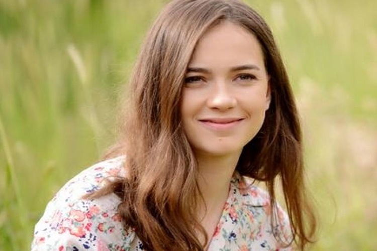 Ece Çeşmioğlu Hangi Dizilerde Oynadı? - Güncel Oku