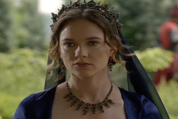 Ece Çeşmioğlu Hangi Liseden Mezun? - Güncel Oku