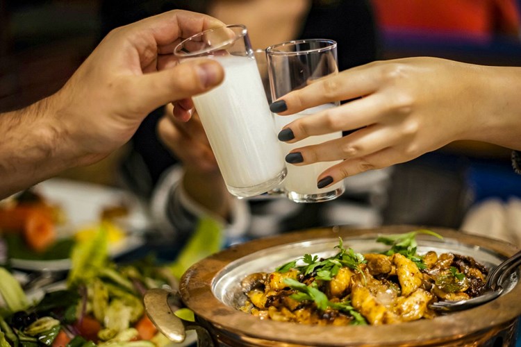 Erik Rakısı Nereye Ait Bir Yemektir? - Güncel Oku