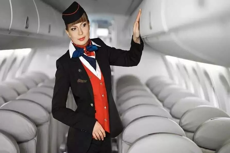 Hostes Kaç Yıl Okur? - Güncel Oku