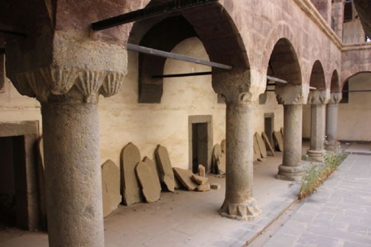 Kelat Sarayı Açık Olduğu Saatler Nelerdir? - Güncel Oku