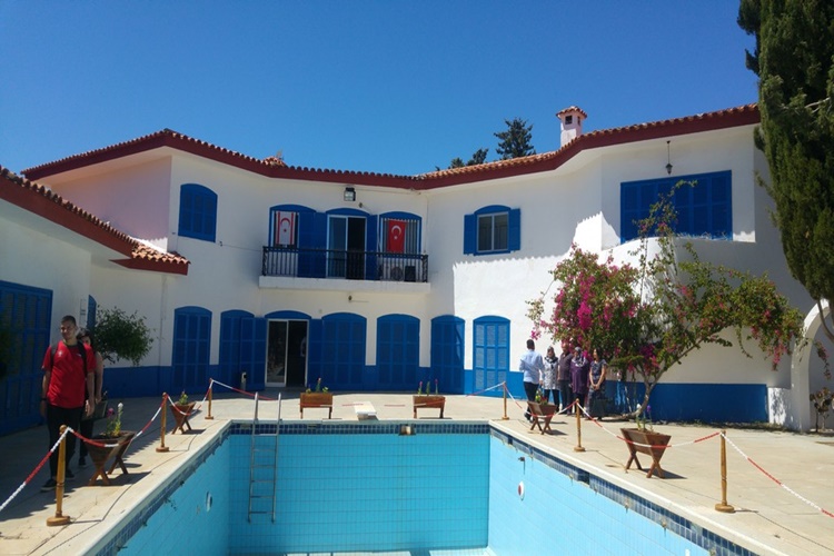 Kıbrıs Mavi Köşk Nerede? - Güncel Oku