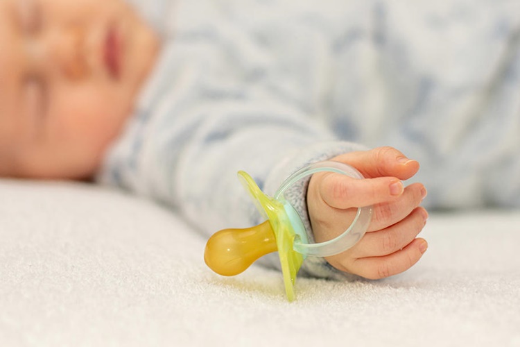 Lateks Emzik Mi Silikon Mu Daha Sağlıklıdır? - Güncel Oku