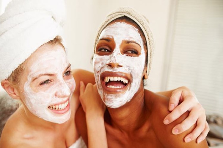 Maya Maskesi Hangi Ciltlere Uygulanır? - Güncel Oku