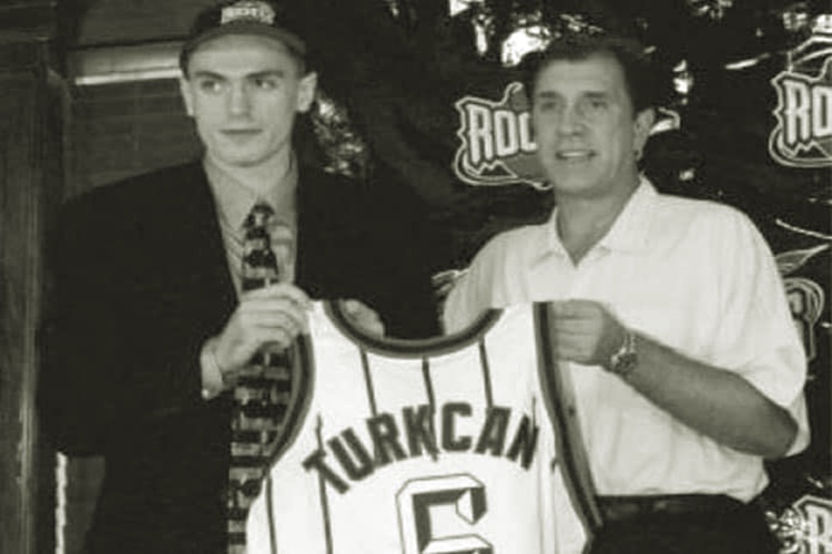Nba'de Oynayan İlk Türk Basketbolcu Ünvanına Sahip Sporcumuz Kimdir ...