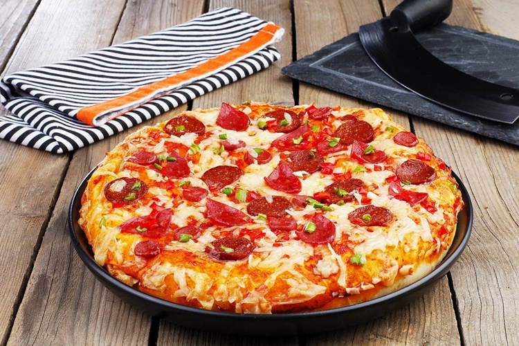 Pizza 200 Derecede Kaç Dakikada Pişer? - Güncel Oku