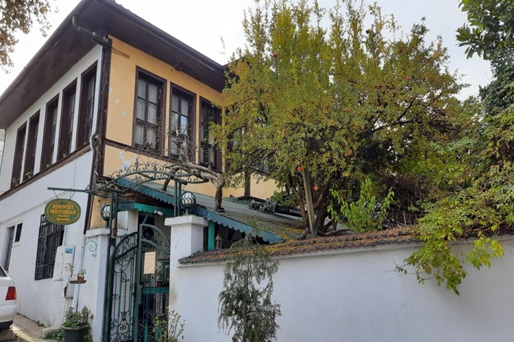 Tezveren Türbesi Nerede? - Güncel Oku