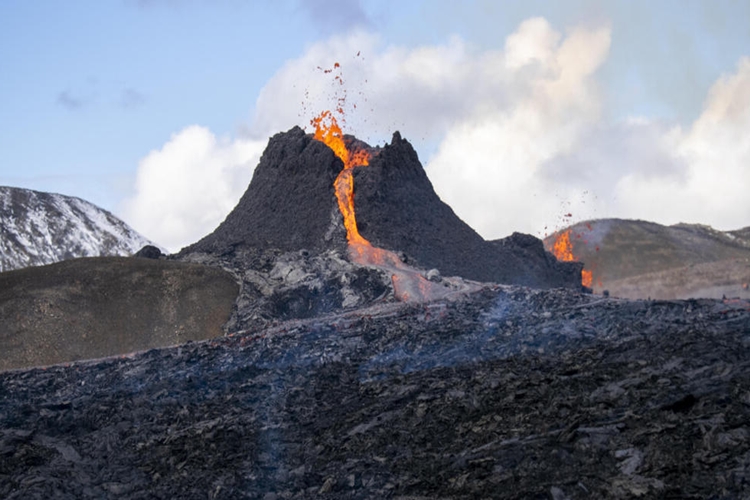 Volkanik Dağlar Nasıl Oluşur? - Güncel Oku
